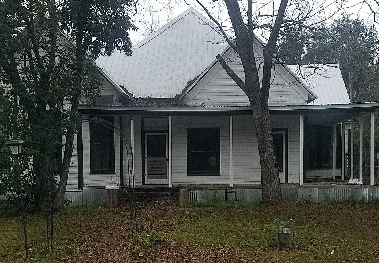 1704 N Houston Ave, Cameron, TX 76520 | Zillow