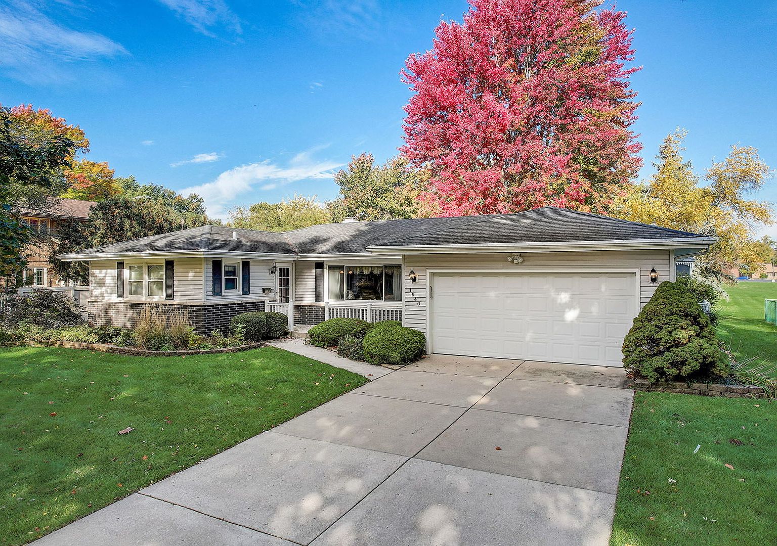 1640 Lin Lor Ln, Elgin, IL 60123 | Zillow