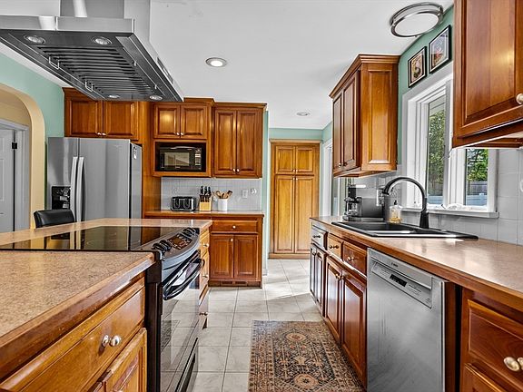 25 Cyr Dr, Lawrence, MA 01843 | Zillow
