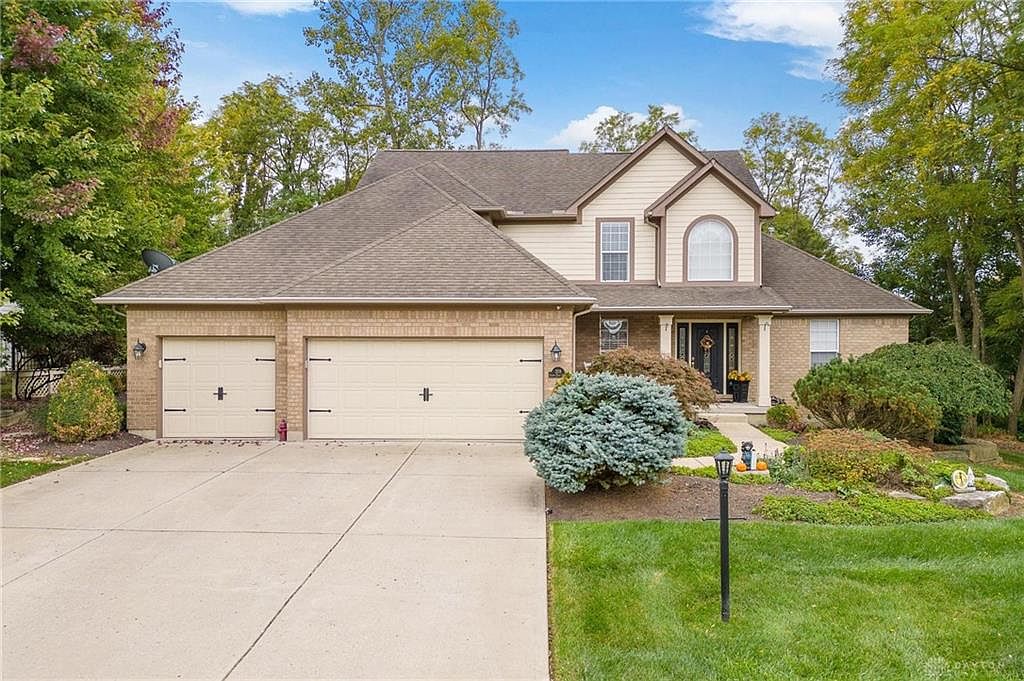 209 Crown Point Dr, Centerville, OH 45458 | MLS #897035 | Zillow