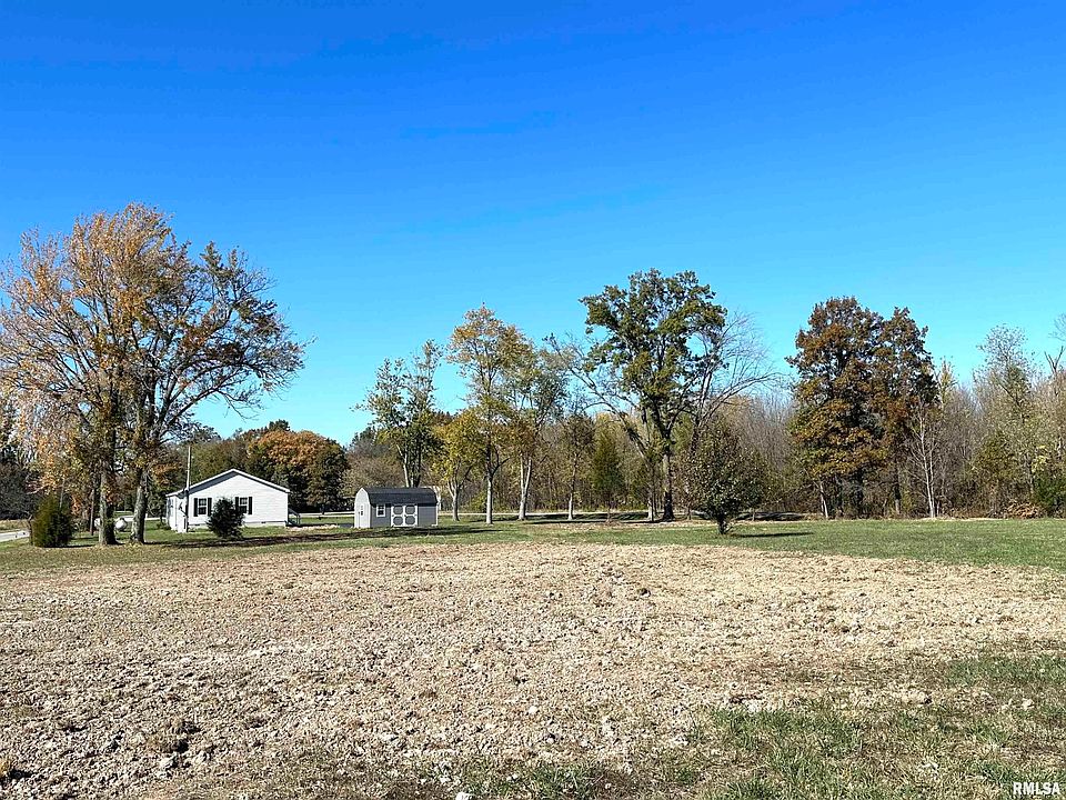 23938 N Old Centralia Ln, Walnut Hill, IL 62893 | Zillow