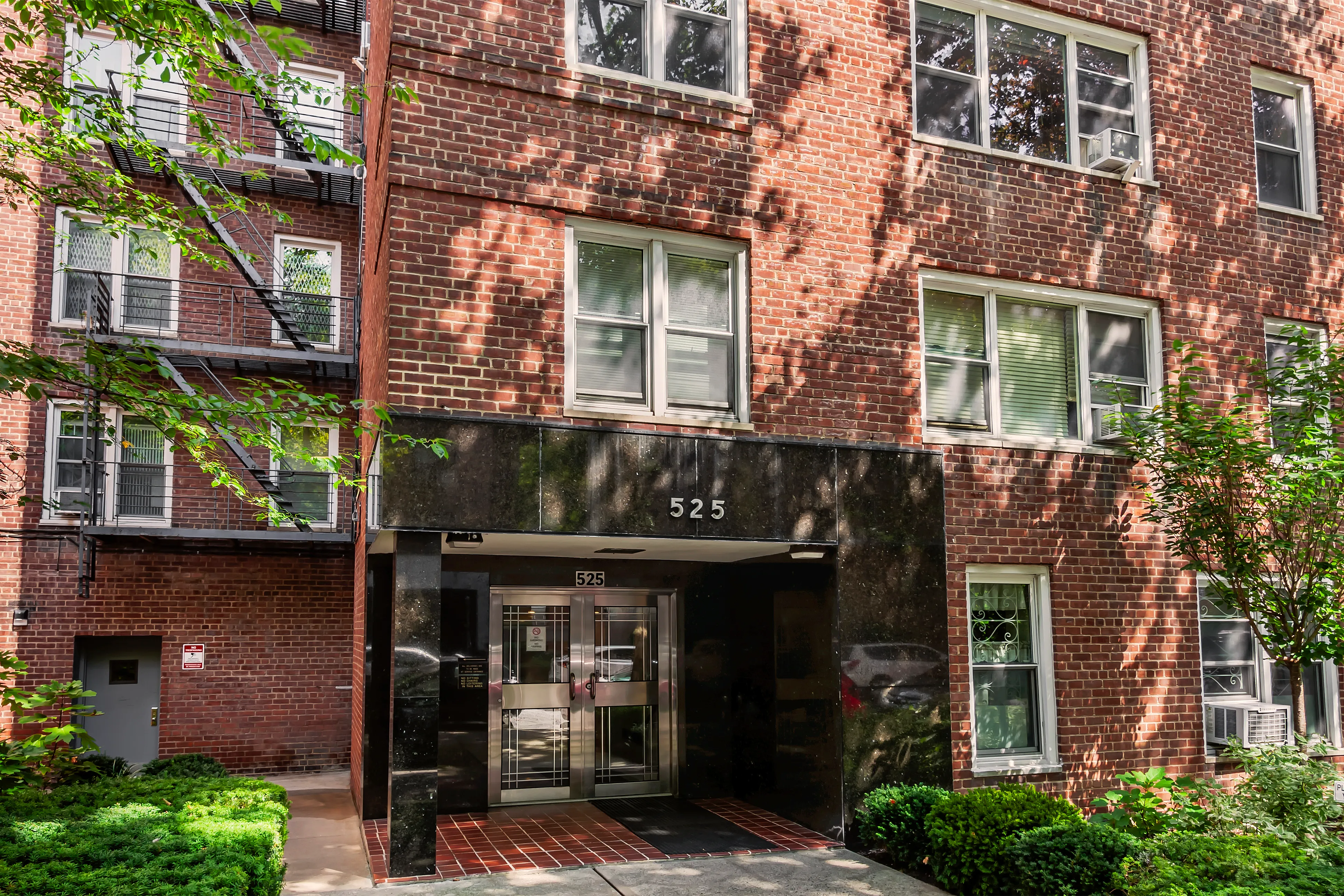 525 West 236th Street #2D in Spuyten Duyvil, Bronx | StreetEasy