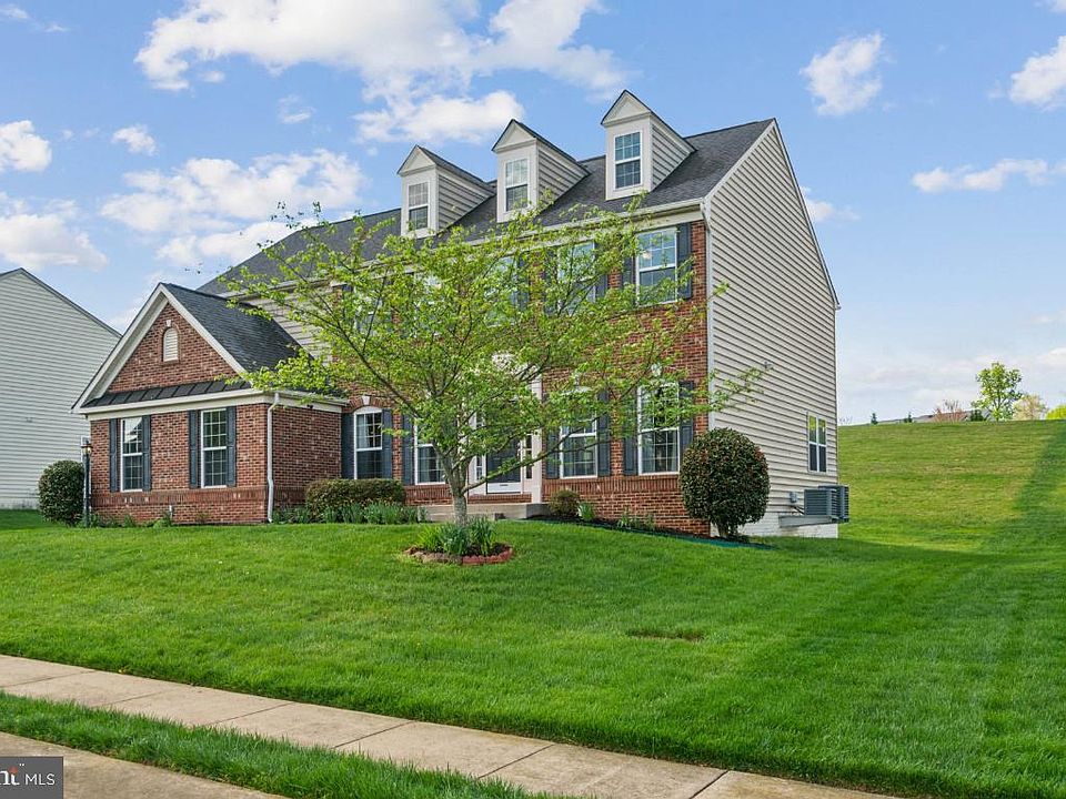 18463 Kerill Rd, Triangle, VA 22172 | Zillow