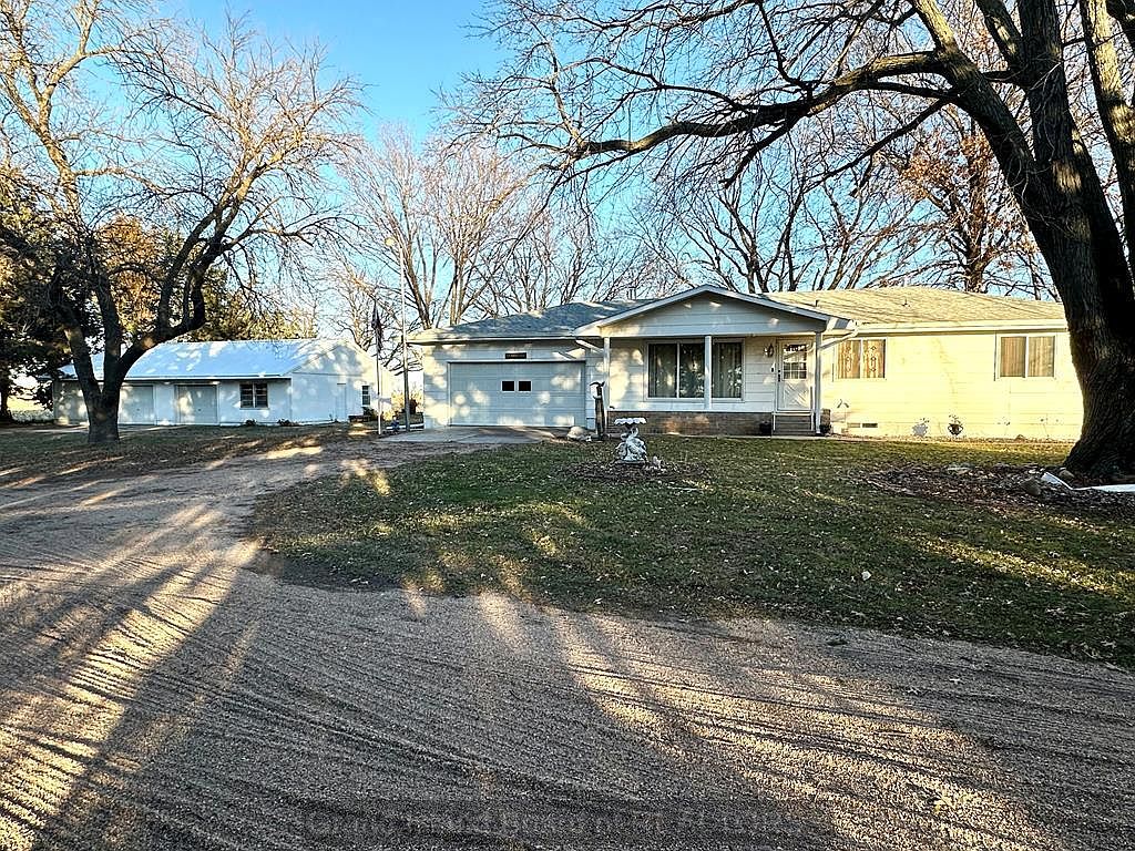 1106 Nebraska Hwy #2, Phillips, NE 68865 | Zillow