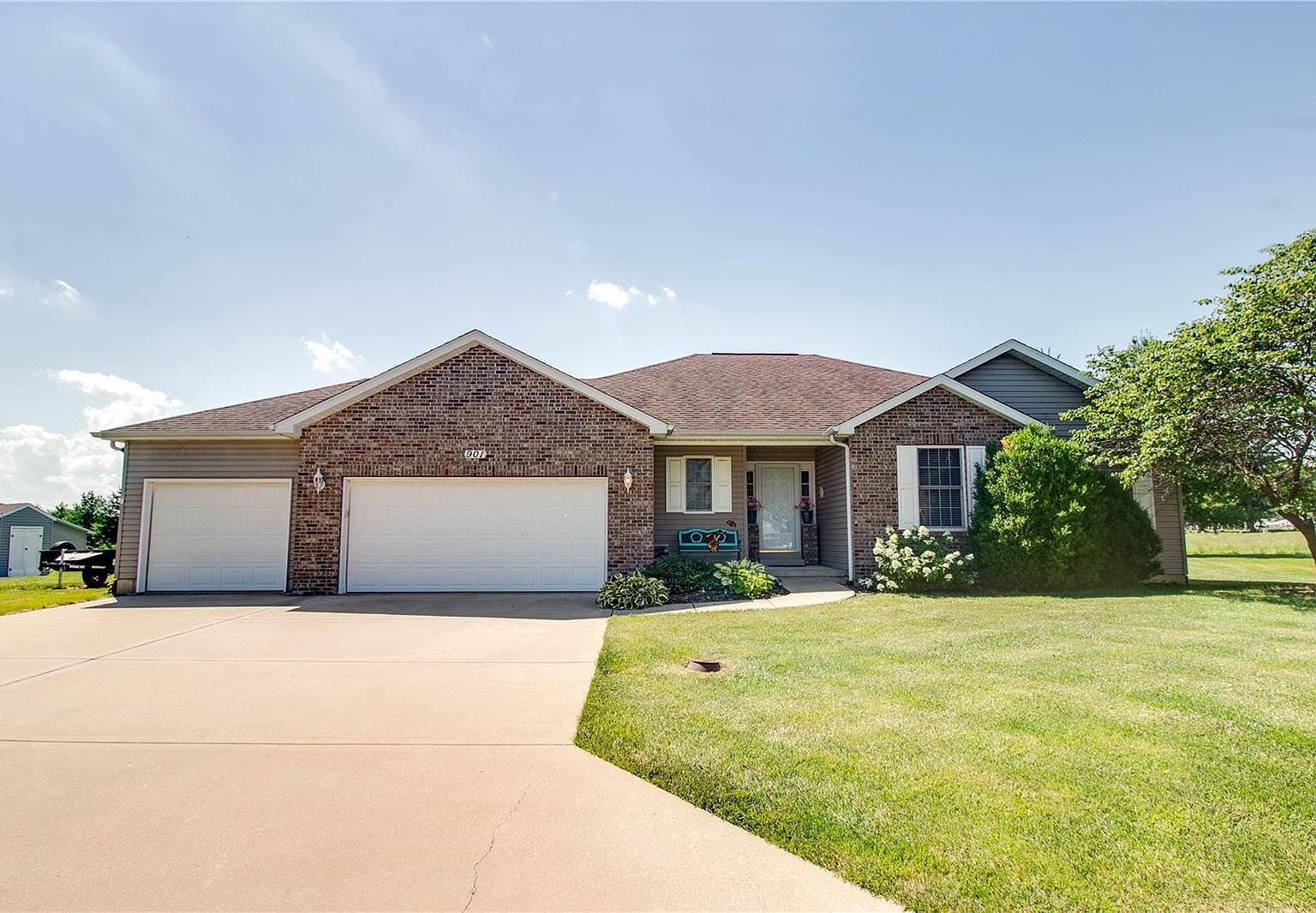 901 Lillian Ct, Jerseyville, IL 62052 | Zillow