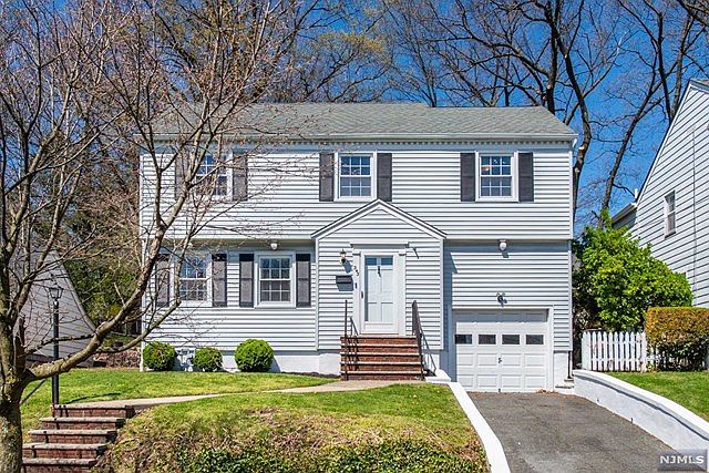 343 Walnut St, Nutley, NJ 07110 | Zillow
