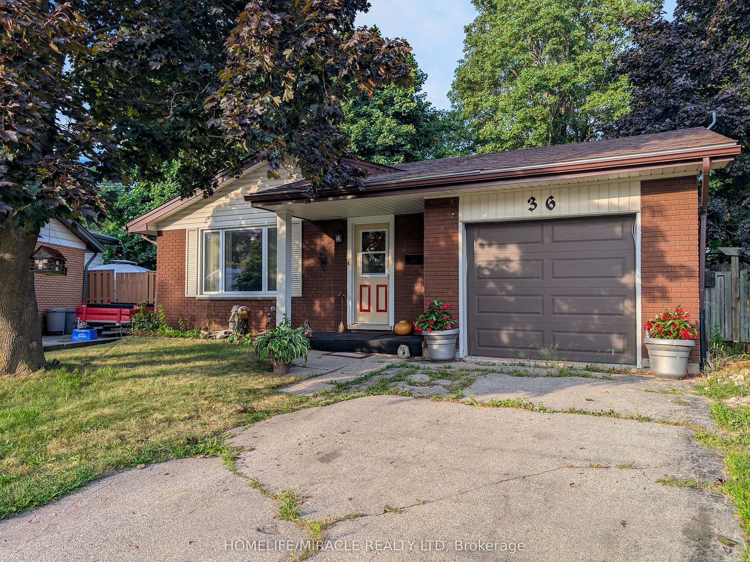 36 Arrowhead Pl, Kitchener, ON N2P 1C3 | MLS #X12355593 | Zillow