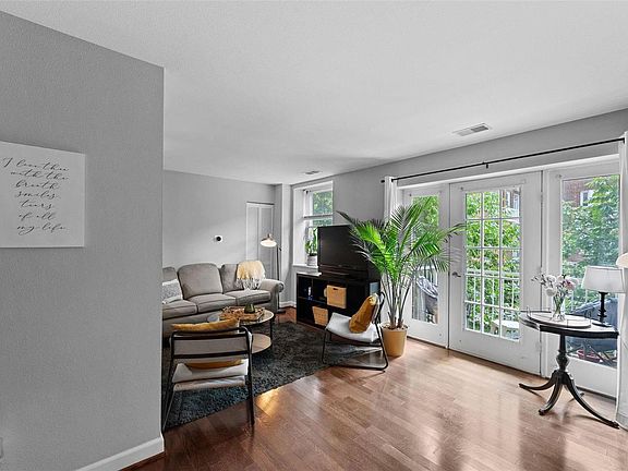 5330 Pershing Ave APT 204, Saint Louis, MO 63112 | Zillow