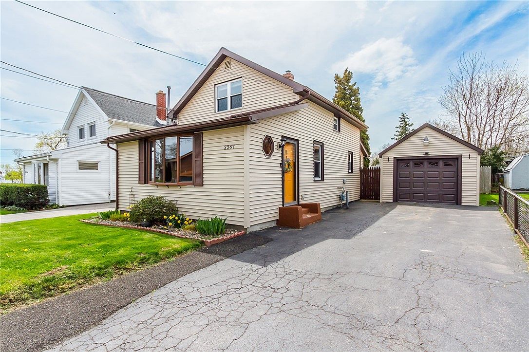 3267 Edgemere Dr, Rochester, NY 14612 | Zillow