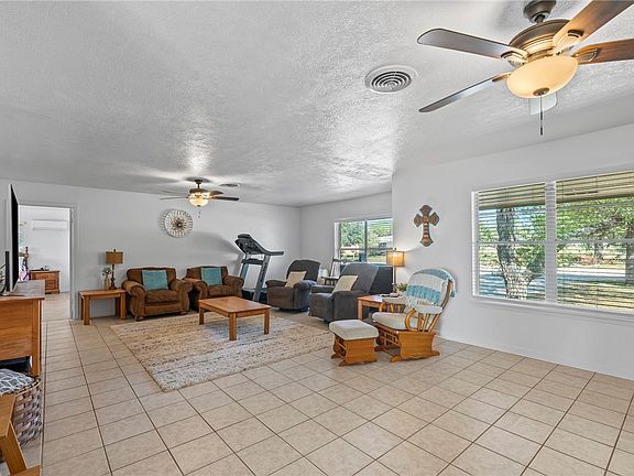 221 Texas St, Mathis, TX 78368 | MLS #421388 | Zillow