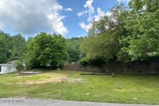 321 E Main St, Oakdale, TN 37829 | Zillow