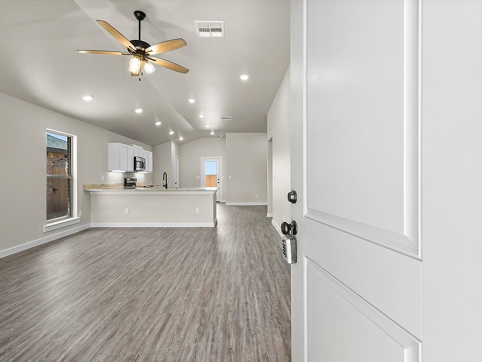 Dorris Plan, Mockingbird Ridge, Midland, TX 79705 | Zillow