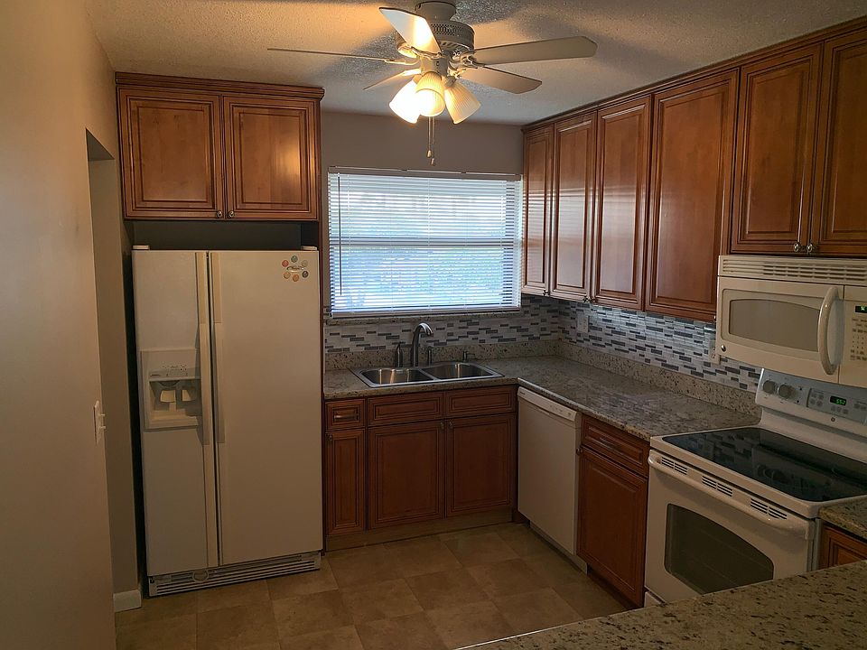 1250 SE Parkview Pl Stuart, FL, 34994 - Apartments for Rent | Zillow
