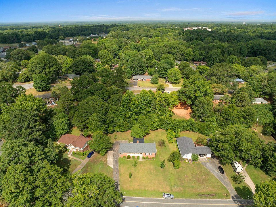 580 Hawthorne Ave, Woodruff, SC 29388 | Zillow