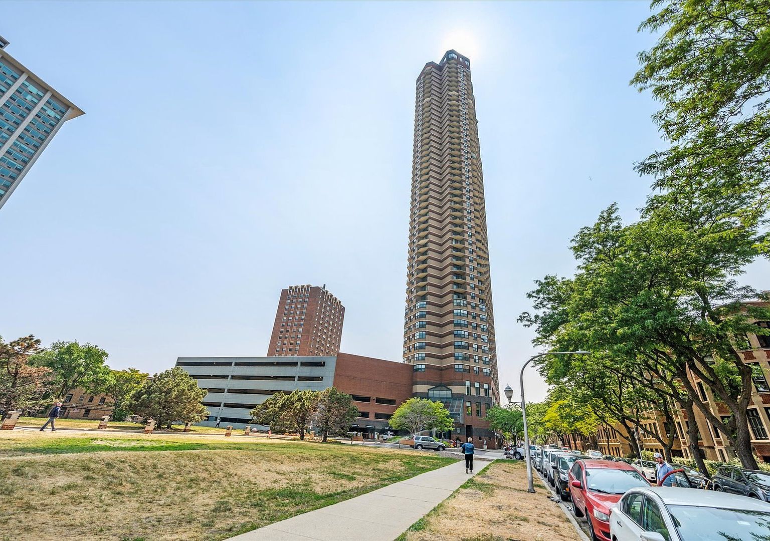 3660 N Lake Shore Dr APT 4702, Chicago, IL 60613 | Zillow