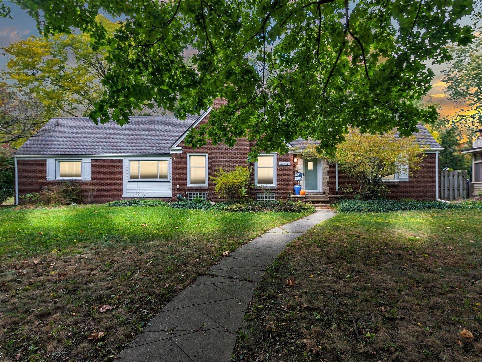 27411 Lathrup Blvd, Lathrup Village, MI 48076 | Zillow