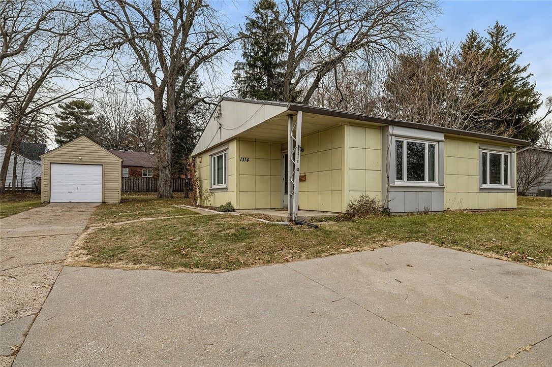 1314 63rd St, Windsor Heights, IA 50324 | Zillow