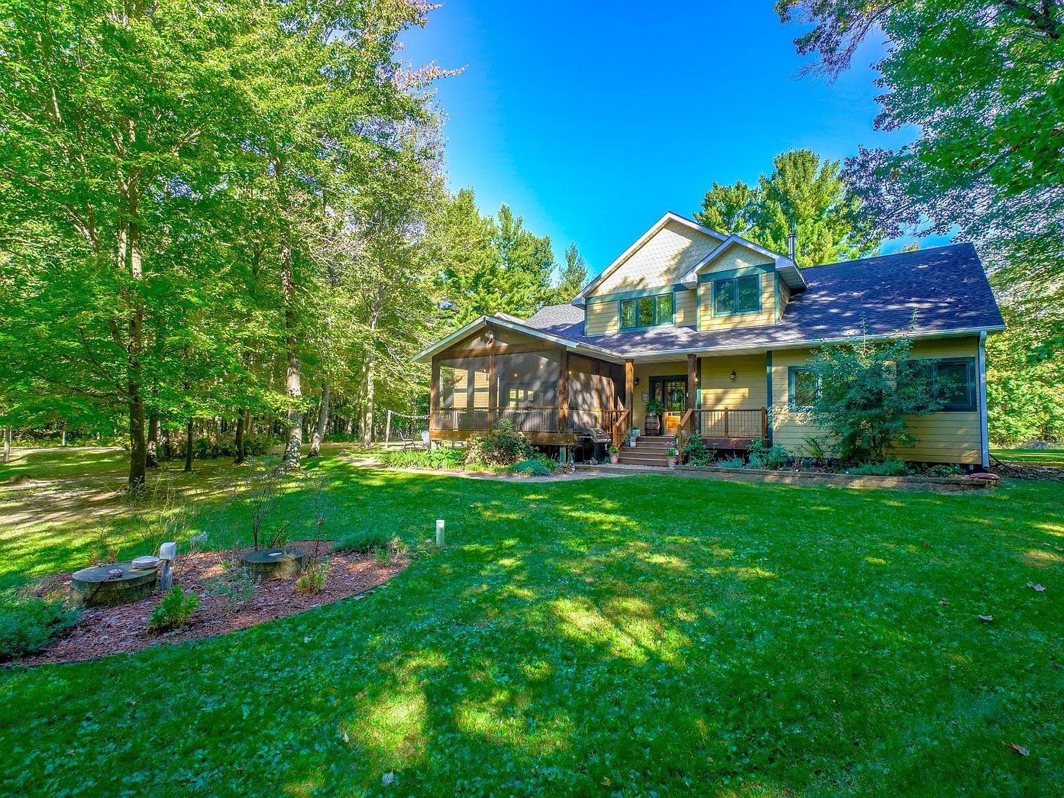 1376 Friar Tuck Ln, River Falls, WI 54022 | Zillow