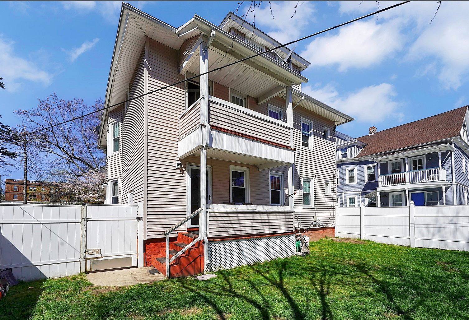 11 Sumner Ter FLOOR 2, Springfield, MA 01108 | Zillow
