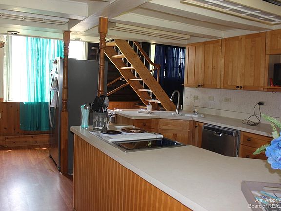 8000 S Portage Rd, Jackson, MI 49201 | MLS #54351 | Zillow