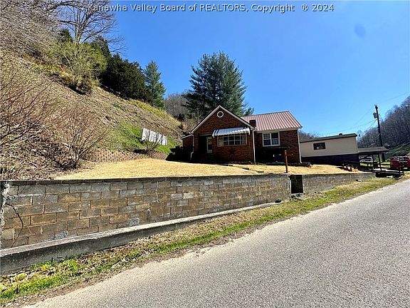 79 Pickering Branch Rd Gilbert Wv 25621 Mls 272101 Zillow