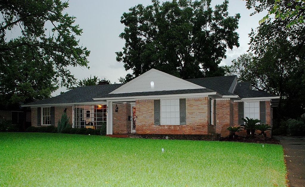 811 Knott Pl, Dallas, TX 75208 | Zillow