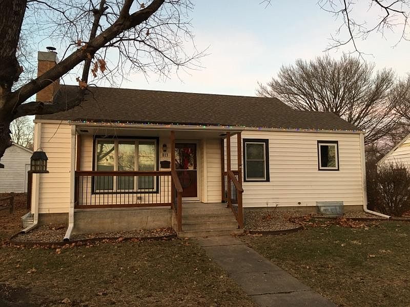813 Blunt St, Clay Center, KS 67432 | Zillow