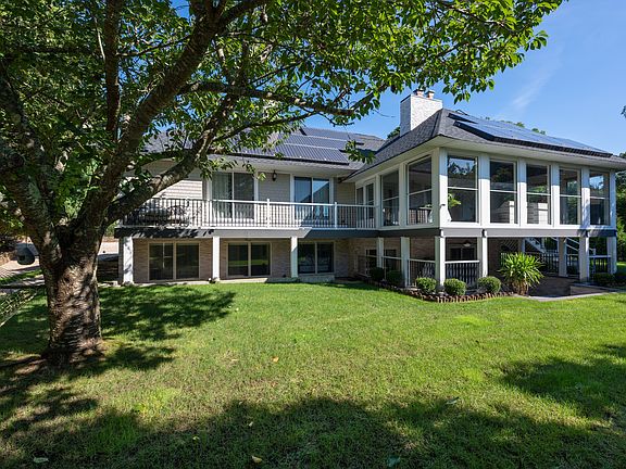 141 Middle Pond Rd, Southampton, NY 11968 | Zillow