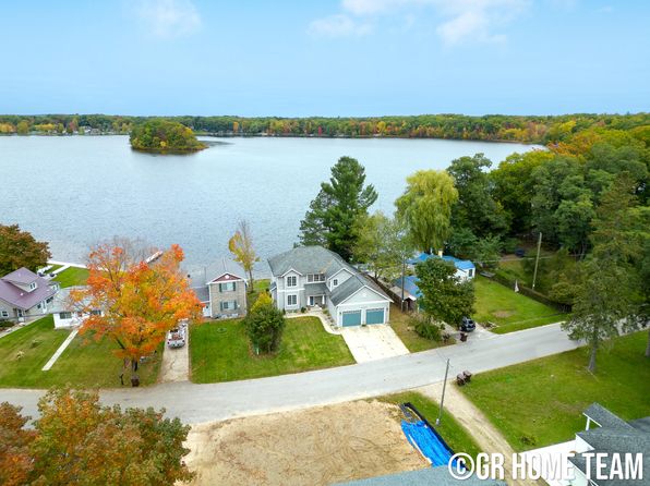 Townline Lake - Lakeview MI Real Estate - 7 Homes For Sale | Zillow