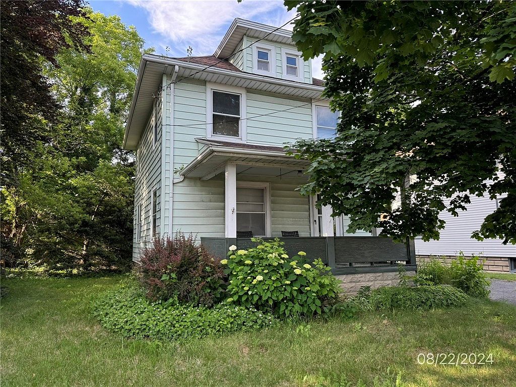 636 Ridge Rd, Webster, NY 14580 | Zillow
