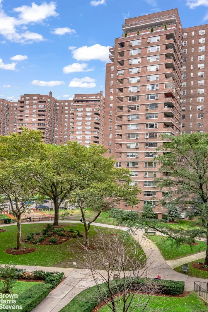 577 Grand Street #F305 in Lower East Side, Manhattan | StreetEasy