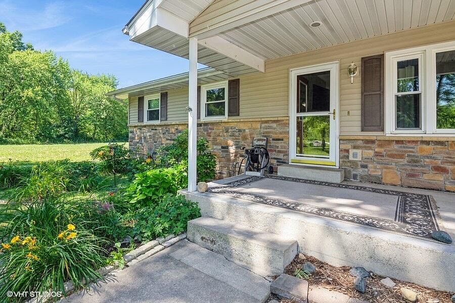 984 N 200 W Valparaiso In 46385 Zillow