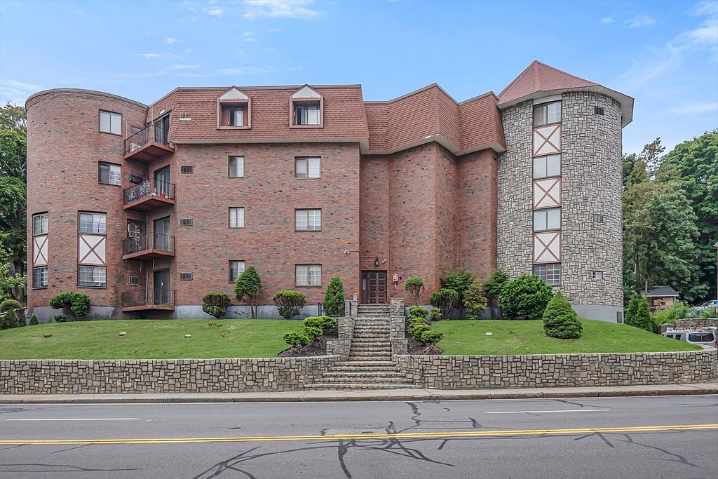 215 Thomas Burgin Pkwy UNIT 17, Quincy, MA 02169 | MLS #73280473 | Zillow