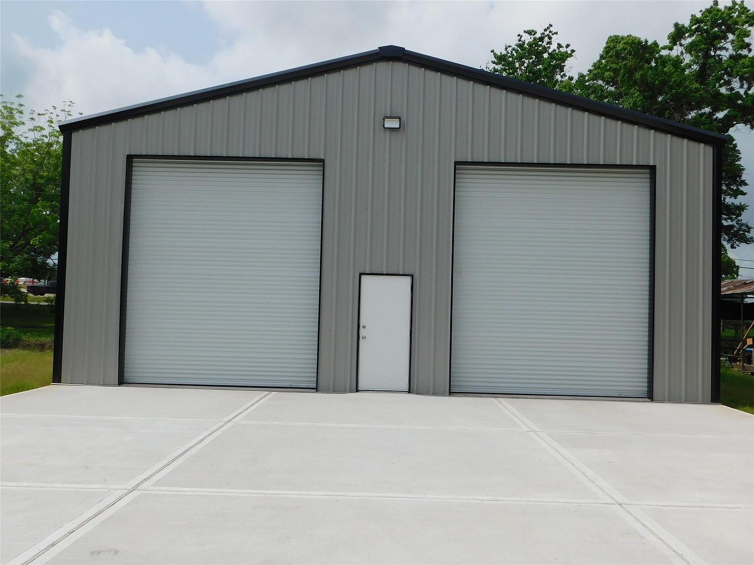 10725 Pine St, Willis, TX 77318 | MLS #12643692 | Zillow