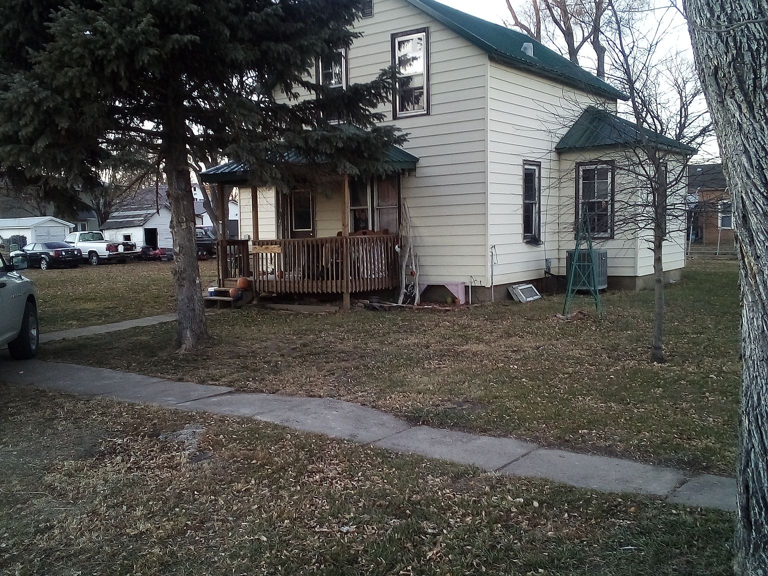 201 W 5th St, Wynot, NE 68792 | Zillow