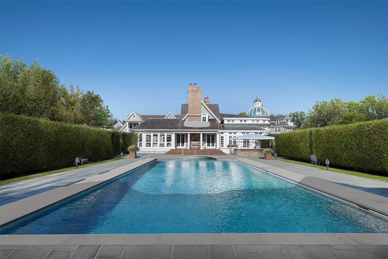 17 Channel Pond Ct, Southampton, NY 11968 | Out East