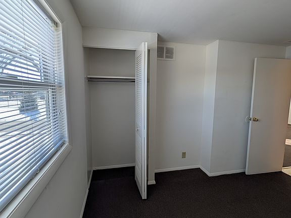508 Elm Ridge Rd APT 1B, Carpentersville, IL 60110 | Zillow