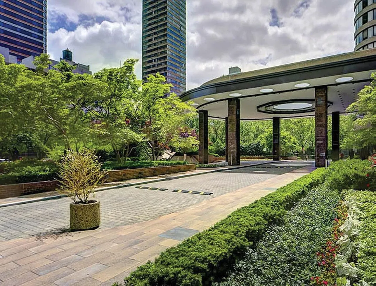 330 East 38th Street #38M in Murray Hill, Manhattan | StreetEasy