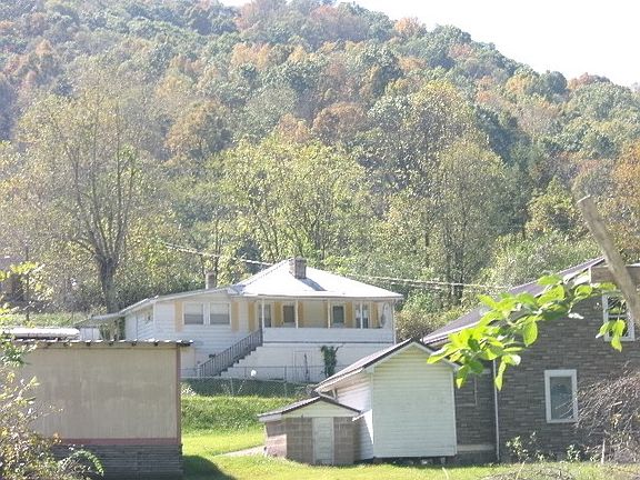 58 Brittain St, Squire, WV 24884 | MLS #53317 | Zillow