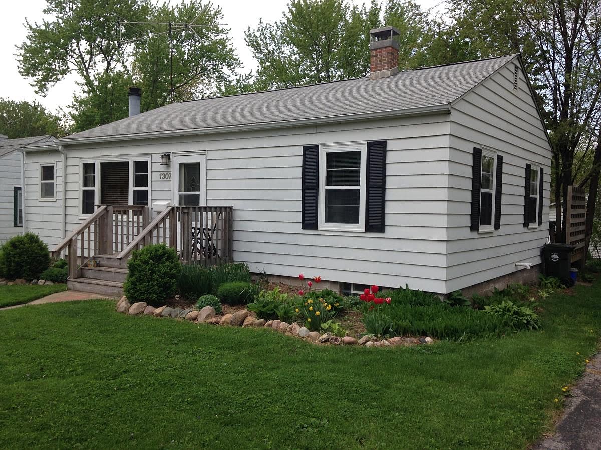 1307 Marcy St, Iowa City, IA 52240 | Zillow