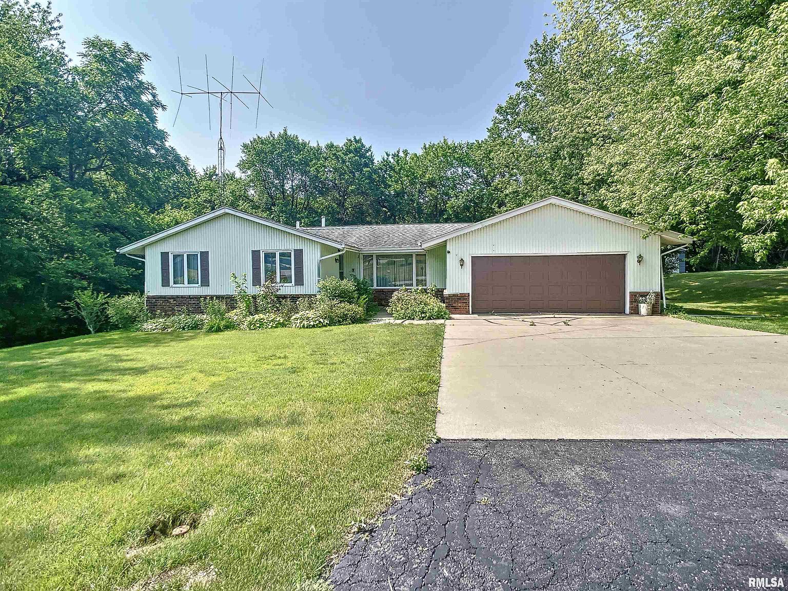 2502 117th Ave W, Milan, IL 61264 | Zillow