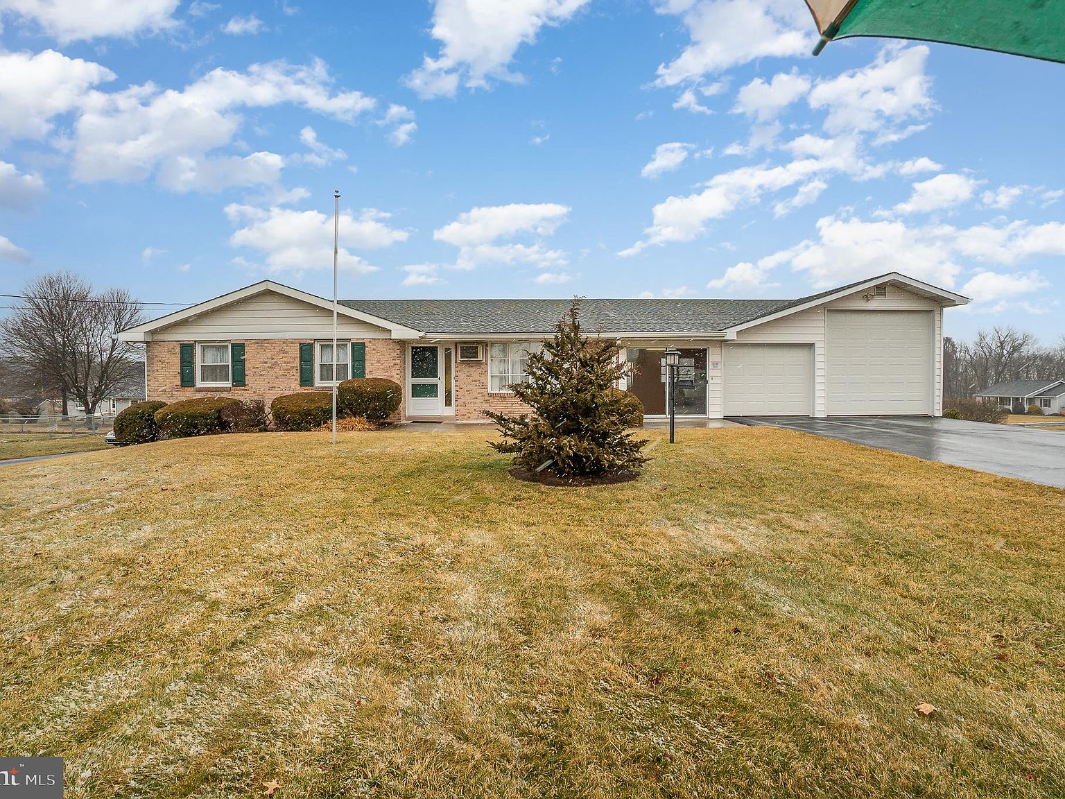 1778 W Main St, Valley View, PA 17983 | Zillow