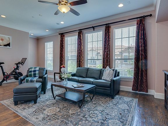 6768 Plaza Via #16, Irving, TX 75039 | MLS #20308176 | Zillow