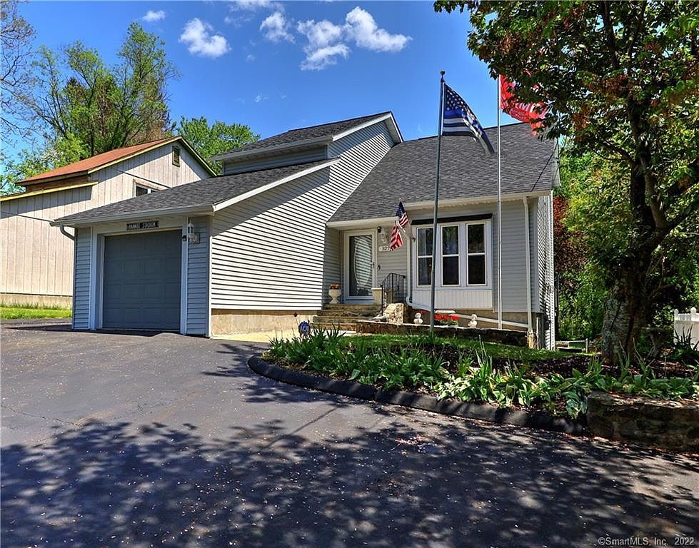 327 Spring St, Naugatuck, CT 06770 | Zillow