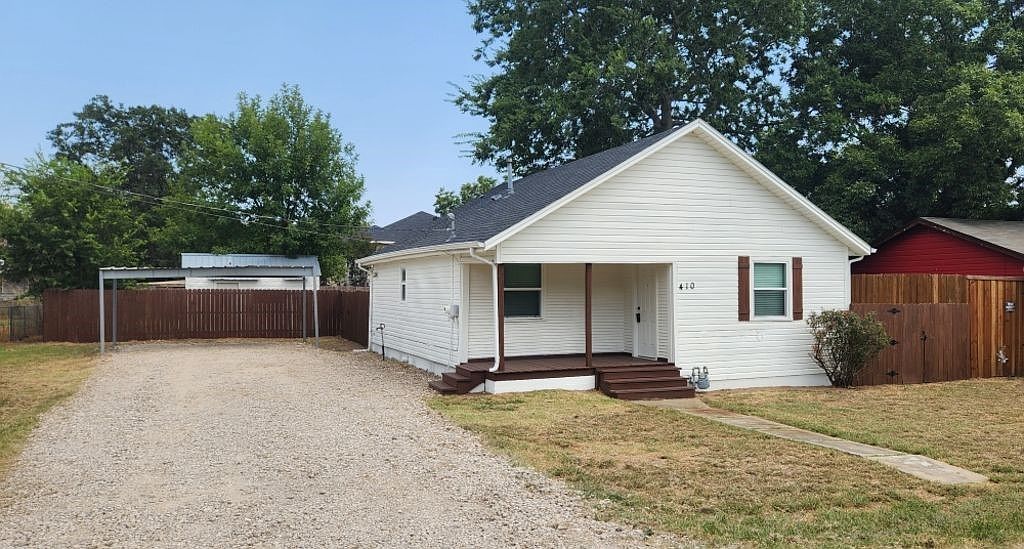 410 E Spruce St, Whitewright, TX 75491 | Zillow