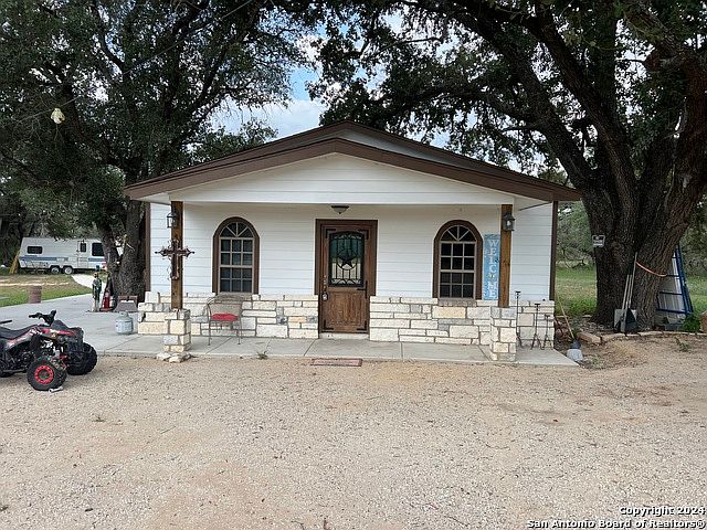 1742 county road 777 TRACT 14, Devine, TX 78016 | MLS #1794296 | Zillow
