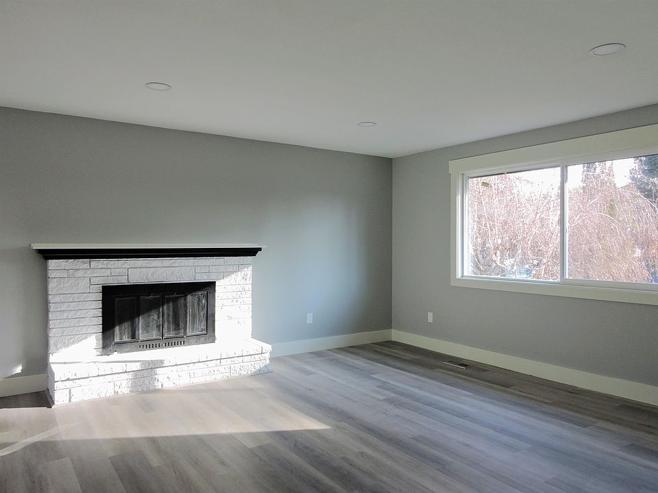 5134 W Rosewood Ave, Spokane, WA 99208 | MLS #202324782 | Zillow