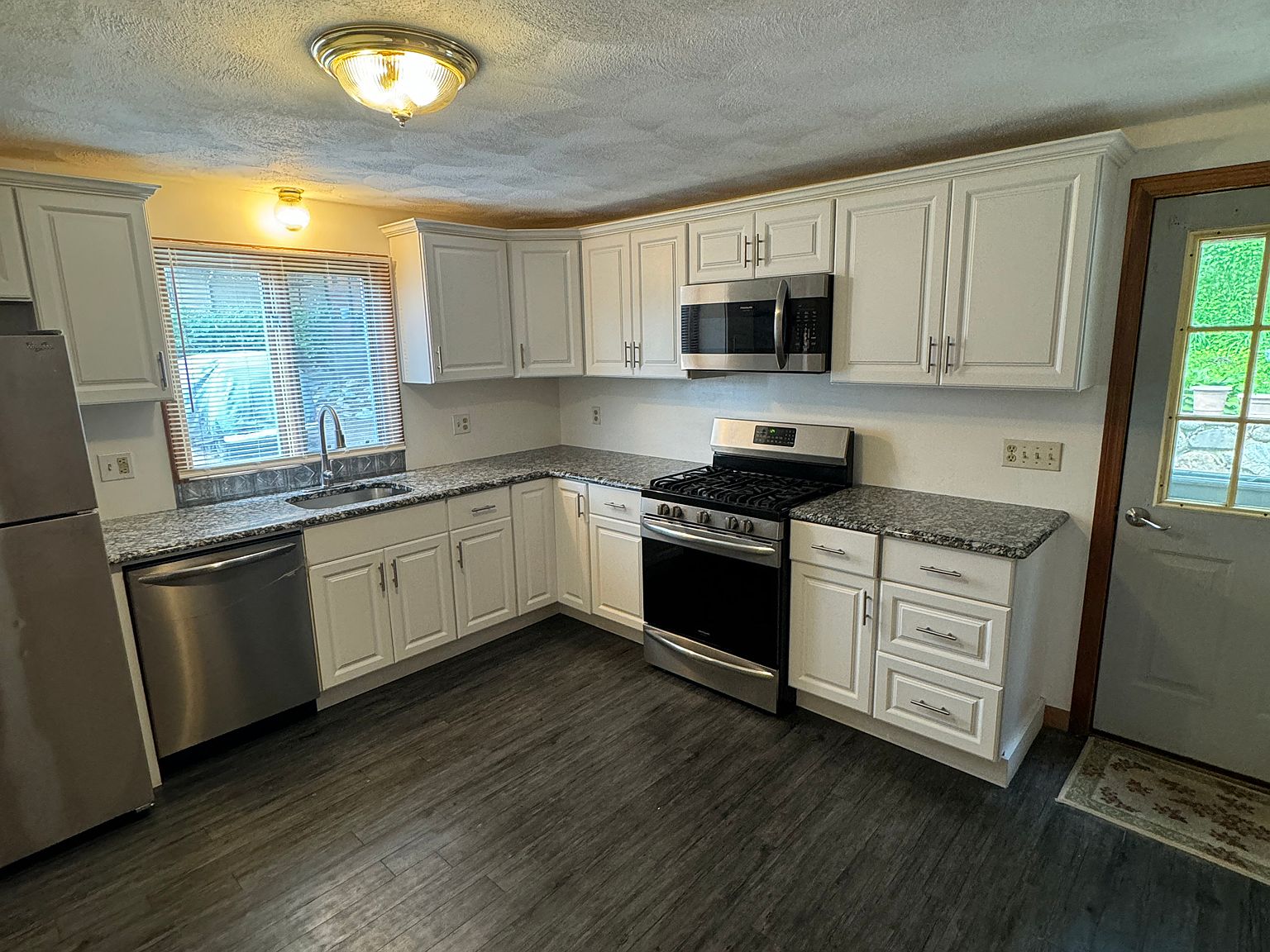 255 Fenno St #B, Revere, MA 02151 | Zillow