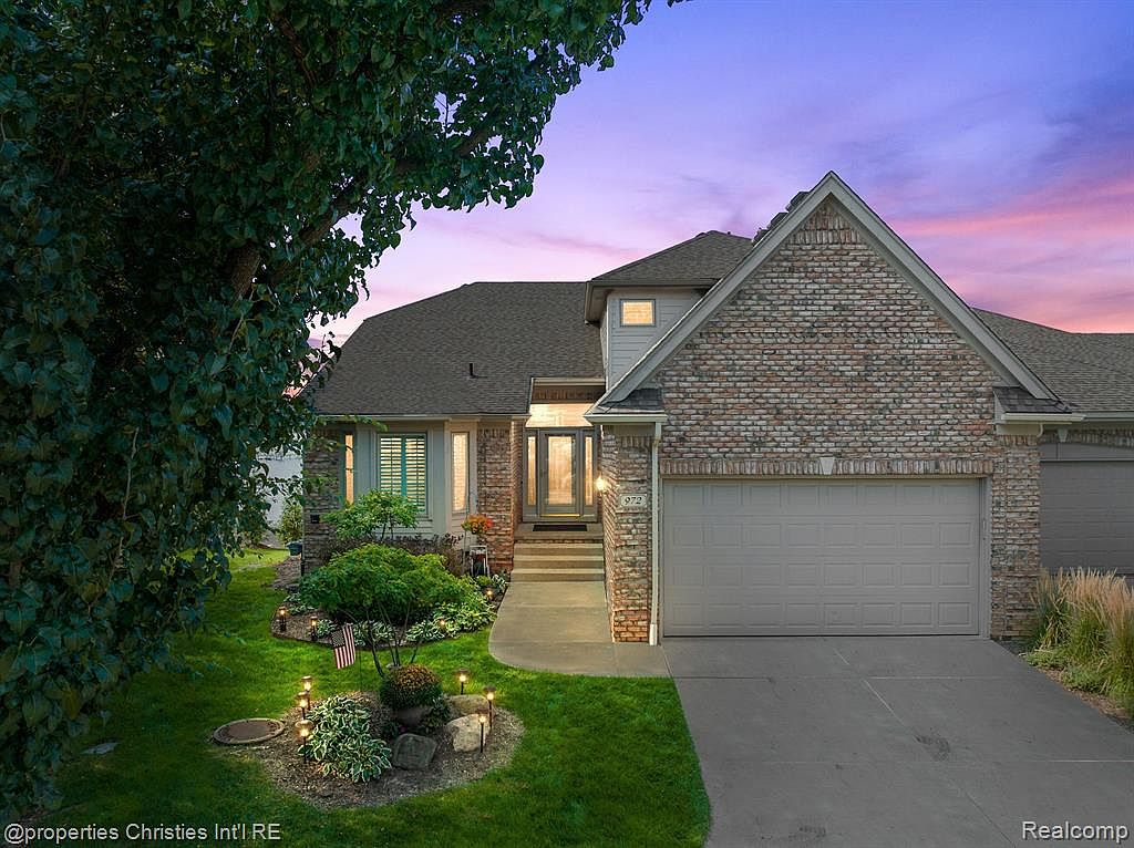 972 Sunset Dr, Waterford, MI 48328 | MLS #20230095635 | Zillow