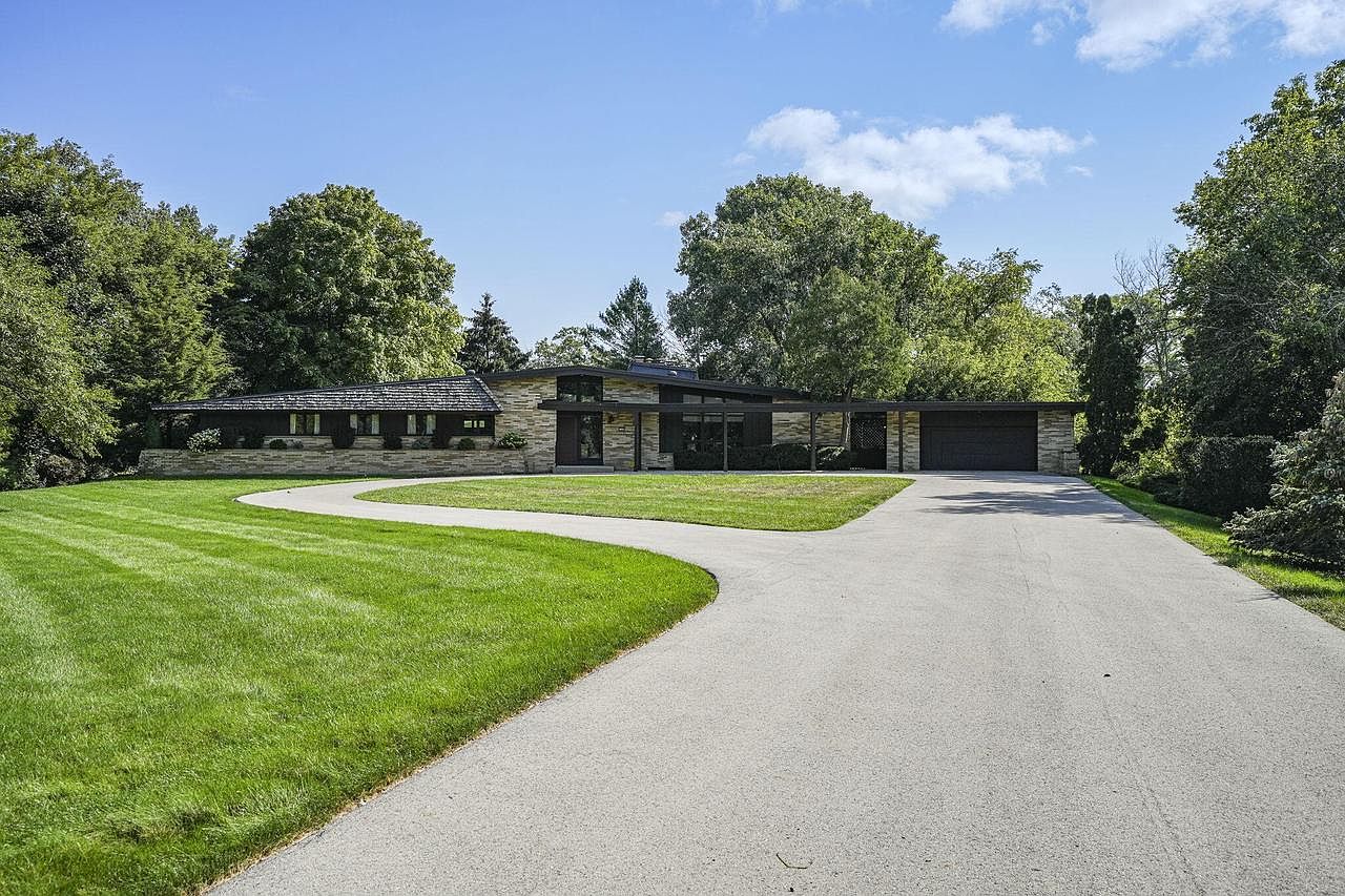 1209 Valley View DRIVE, Racine, WI 53405 | MLS #1849236 | Zillow